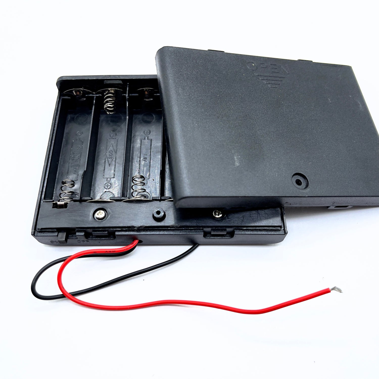 AA Battery Holder with optional 5.5mm Plug and Switch | ThinkRobotics ...