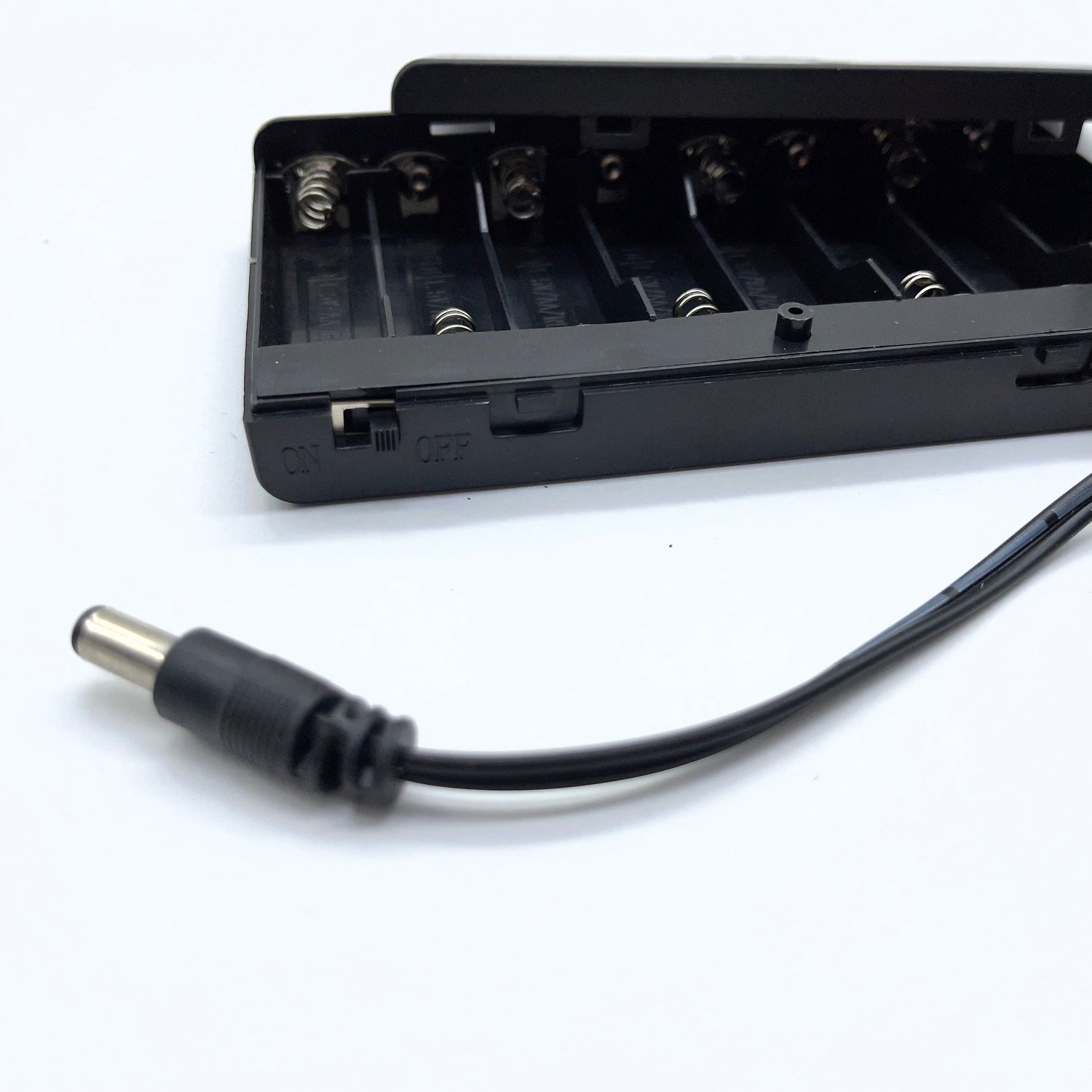 AA Battery Holder with optional 5.5mm Plug and Switch | ThinkRobotics ...