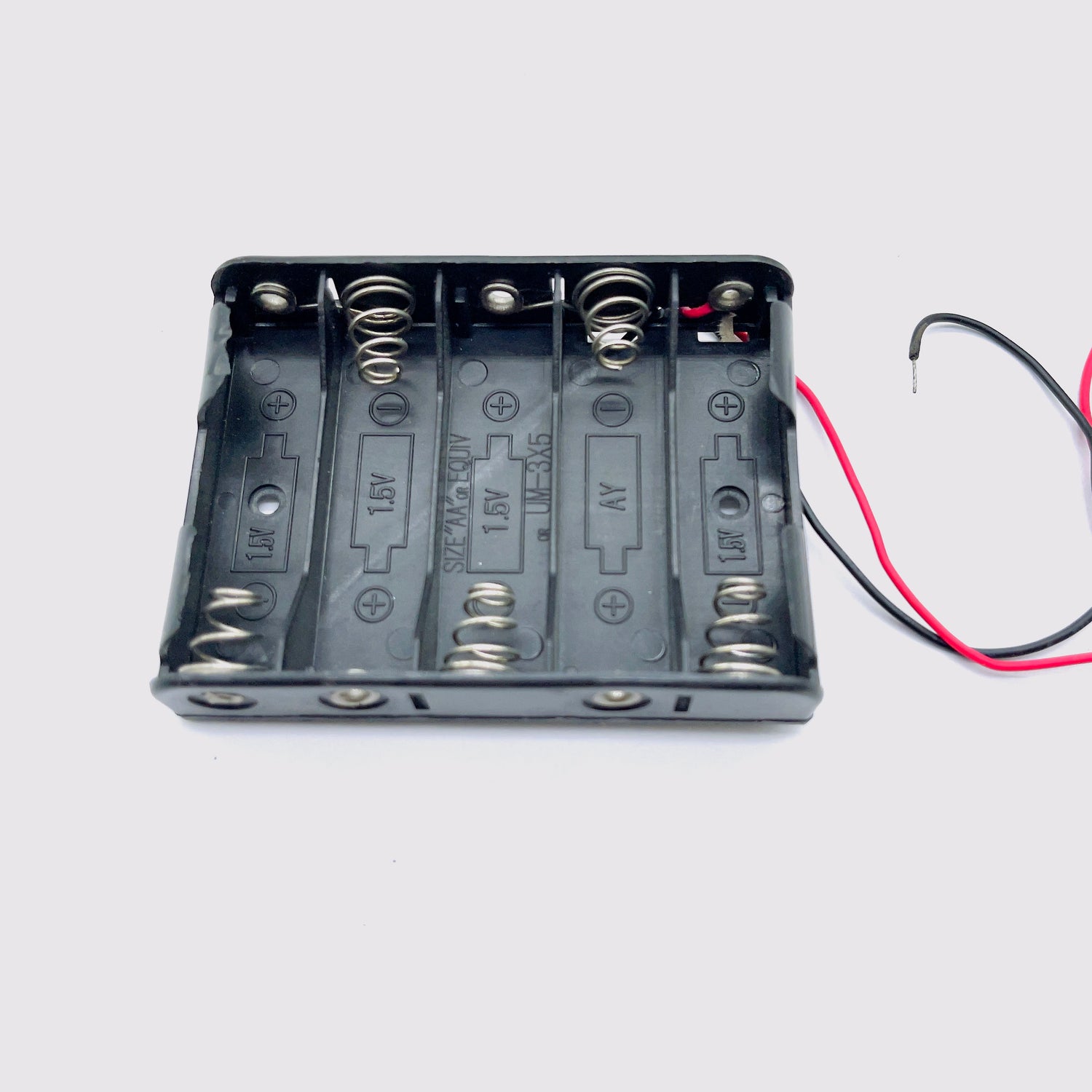 AA Battery Holder with optional 5.5mm Plug and Switch | ThinkRobotics ...